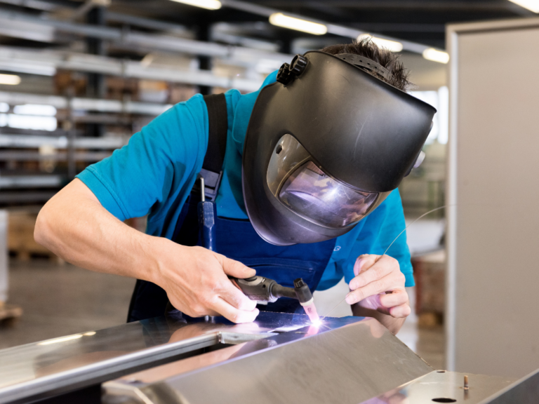 How to Become a Welding Apprentice (2025 Career Guide)